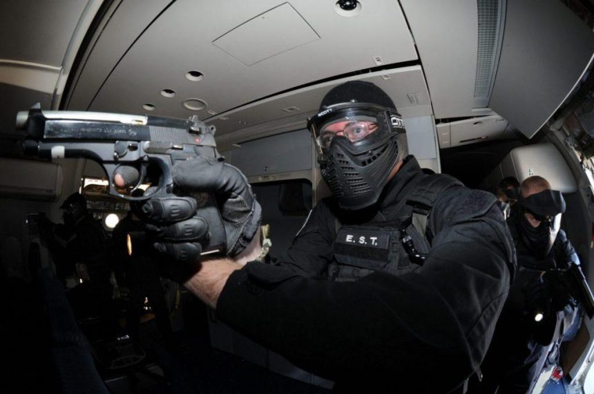 SIMUNITION FX: A training kit for close-quarter combat