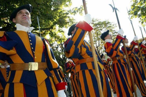 Pontifical Swiss Guard: A close protection detail of the Holy See