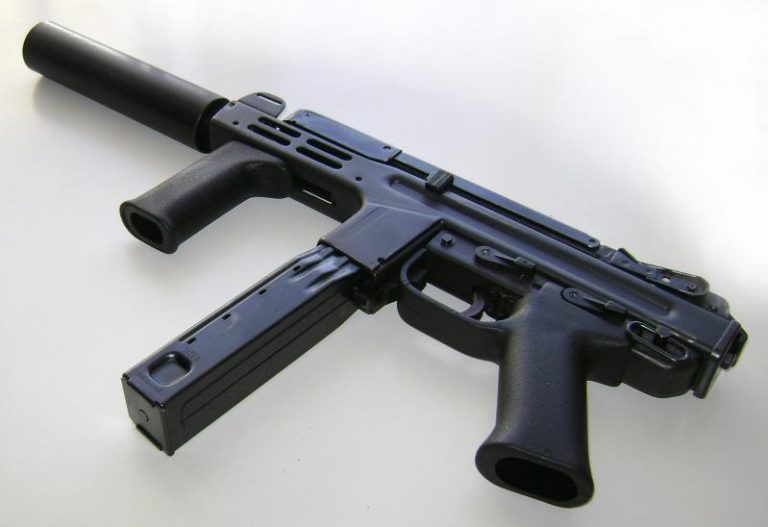 Spectre M4: A submachine gun with unusual features