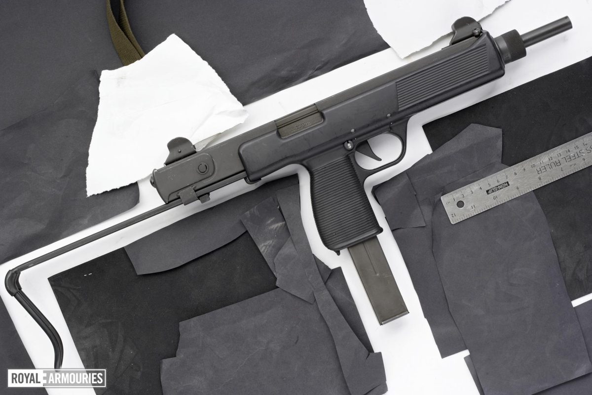 Steyr MPi 69: A submachine gun that looks like UZI