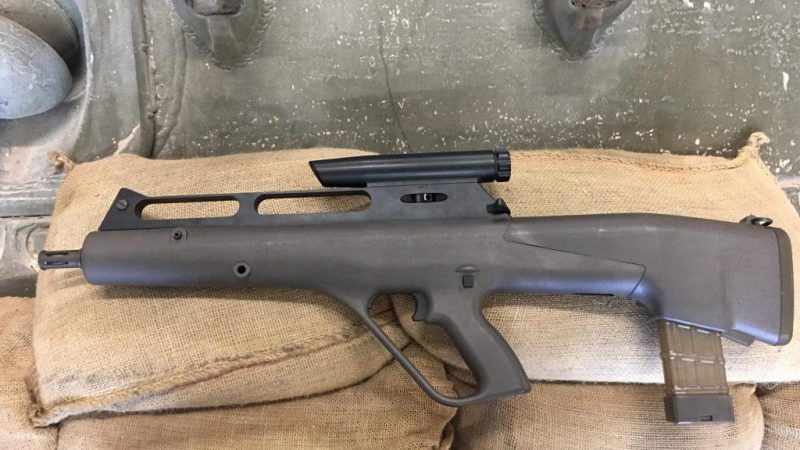 SIG SG 550: Swiss service rifle from the 1990's