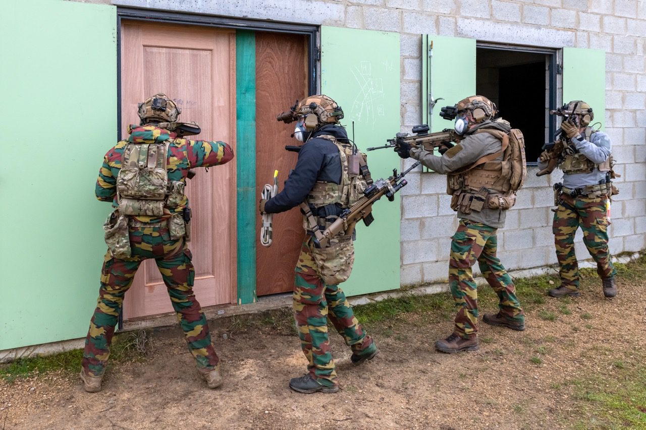 3 Para enters the New Year with a bang: Stack Breacher Course